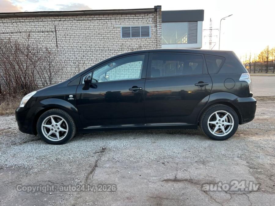 Black Toyota Corolla Verso 2007 in Narva, with an engine capacity of 2.20 L and mileage of 351 thousand km for 999 €, photo 11 on AUTOMOTO.COM.LV