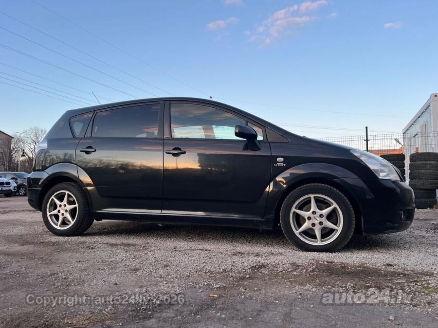 Black Toyota Corolla Verso 2007 in Narva, with an engine capacity of 2.20 L and mileage of 351 thousand km for 999 €, photo 12 on AUTOMOTO.COM.LV