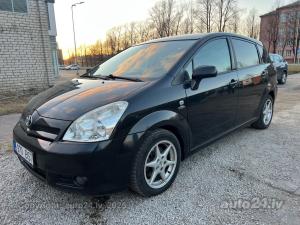 Black Toyota Corolla Verso 2007 in Narva, with an engine capacity of 2.20 L and mileage of 351 thousand km for 999 €, photo 14 on AUTOMOTO.COM.LV