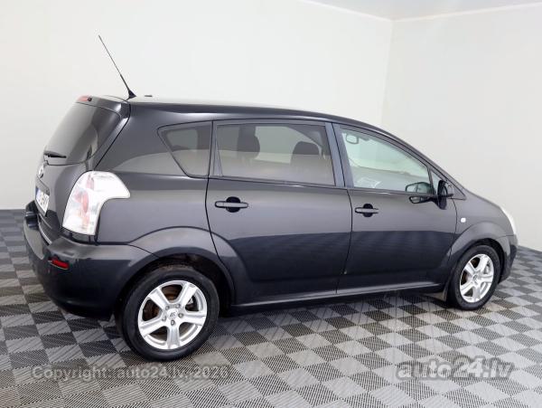 Black Toyota Corolla Verso 2007 in Tallinn, with an engine capacity of 2.20 L and mileage of 296 thousand km for 1499 €, photo 3 on AUTOMOTO.COM.LV
