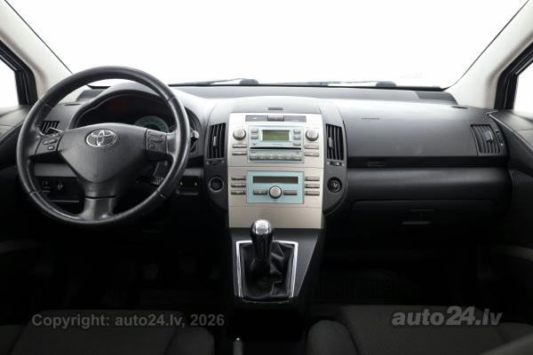Black Toyota Corolla Verso 2007 in Tallinn, with an engine capacity of 2.20 L and mileage of 296 thousand km for 1499 €, photo 5 on AUTOMOTO.COM.LV