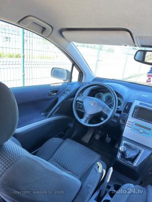 Melns Toyota Corolla Verso 2007 Veru, ar dzinēja tilpumu 2.20 L un nobraukumu 279 tūkst. km par 3000 €, foto 10 vietnē AUTOMOTO.COM.LV