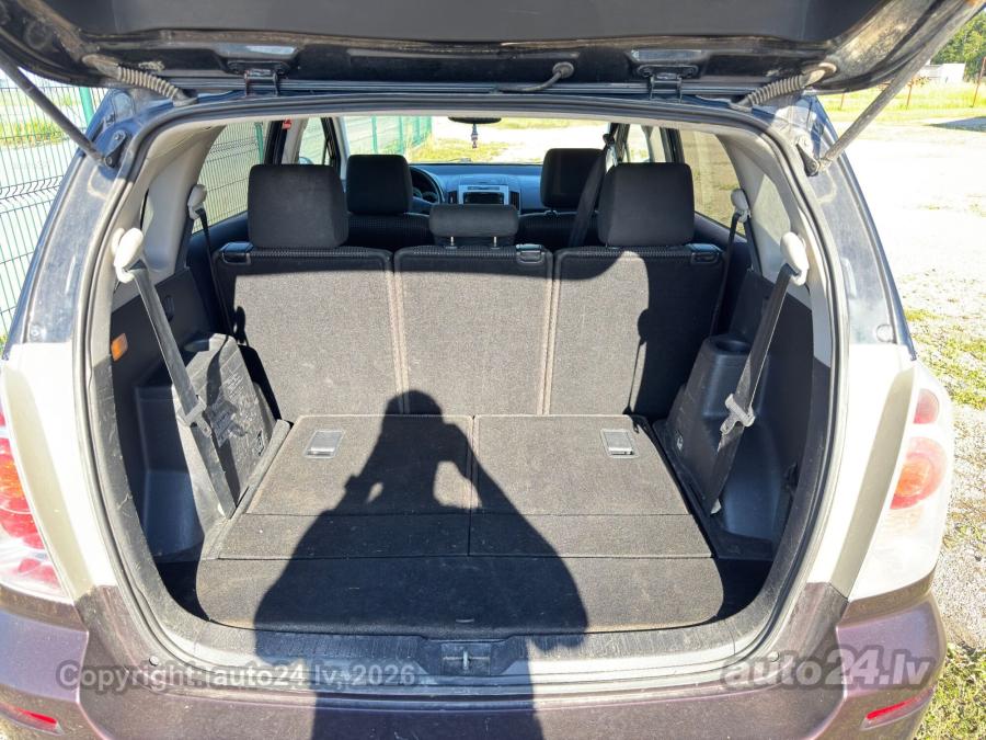 Melns Toyota Corolla Verso 2007 Veru, ar dzinēja tilpumu 2.20 L un nobraukumu 279 tūkst. km par 3000 €, foto 20 vietnē AUTOMOTO.COM.LV