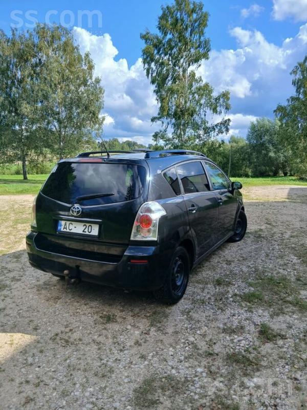 Melns Toyota Corolla Verso 2007 Rīga, ar dzinēja tilpumu 2.20 L un nobraukumu 430 tūkst. km par 1900 €, foto 5 vietnē AUTOMOTO.COM.LV