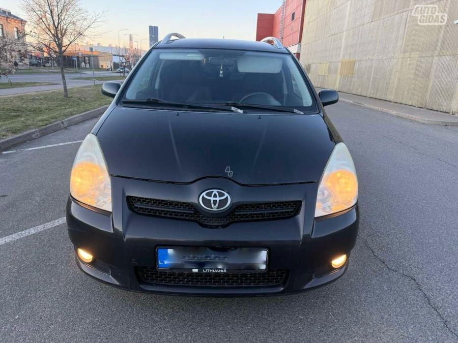 Black Toyota Corolla Verso 2008 in Vilnius, with an engine capacity of 2.20 L and mileage of 300 thousand km for 1650 €, photo 2 on AUTOMOTO.COM.LV