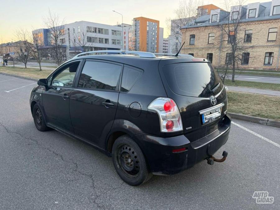 Black Toyota Corolla Verso 2008 in Vilnius, with an engine capacity of 2.20 L and mileage of 300 thousand km for 1500 €, photo 7 on AUTOMOTO.COM.LV