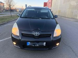 Black Toyota Corolla Verso 2008 in Vilnius, with an engine capacity of 2.20 L and mileage of 300 thousand km for 1500 €, photo 3 on AUTOMOTO.COM.LV