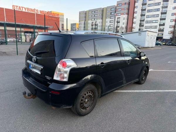 Melns Toyota Corolla Verso 2008 Viļņa, ar dzinēja tilpumu 2.20 L un nobraukumu 300 tūkst. km par 1500 €, foto 4 vietnē AUTOMOTO.COM.LV