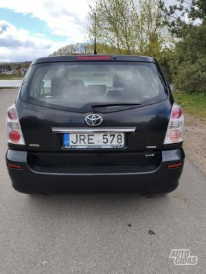 Melns Toyota Corolla Verso 2008 Kauņa, ar dzinēja tilpumu 2.20 L un nobraukumu 332 tūkst. km par 2400 €, foto 4 vietnē AUTOMOTO.COM.LV