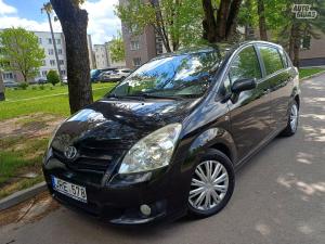 Melns Toyota Corolla Verso 2008 Kauņa, ar dzinēja tilpumu 2.20 L un nobraukumu 311 tūkst. km par 2550 €, foto 3 vietnē AUTOMOTO.COM.LV