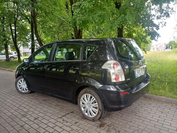 Melns Toyota Corolla Verso 2008 Kauņa, ar dzinēja tilpumu 2.20 L un nobraukumu 315 tūkst. km par 2600 €, foto 2 vietnē AUTOMOTO.COM.LV