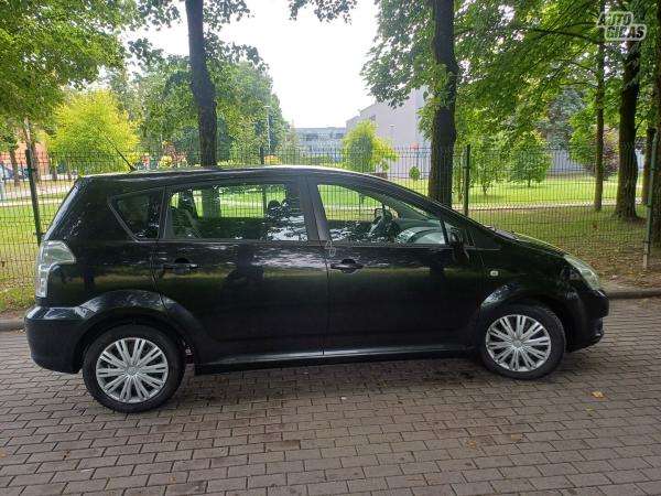 Melns Toyota Corolla Verso 2008 Kauņa, ar dzinēja tilpumu 2.20 L un nobraukumu 315 tūkst. km par 2600 €, foto 3 vietnē AUTOMOTO.COM.LV