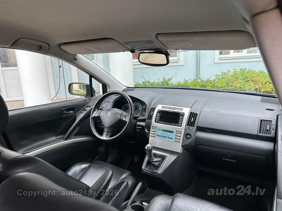 Melns Toyota Corolla Verso 2008 Valga, ar dzinēja tilpumu 2.20 L un nobraukumu 330 tūkst. km par 1300 €, foto 8 vietnē AUTOMOTO.COM.LV