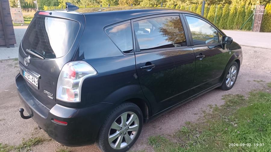 Melns Toyota Corolla Verso 2008 Kauņa, ar dzinēja tilpumu 2.20 L un nobraukumu 228 tūkst. km par 2450 €, foto 6 vietnē AUTOMOTO.COM.LV
