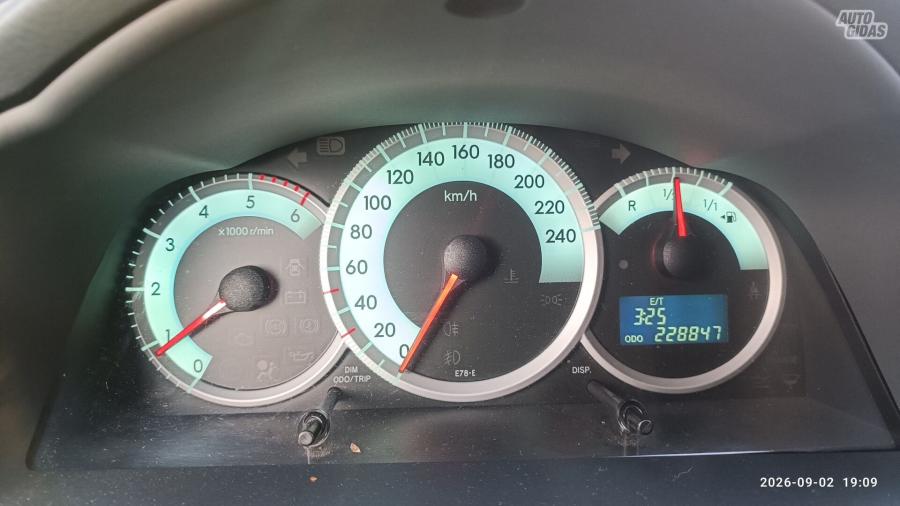 Melns Toyota Corolla Verso 2008 Kauņa, ar dzinēja tilpumu 2.20 L un nobraukumu 228 tūkst. km par 2450 €, foto 12 vietnē AUTOMOTO.COM.LV