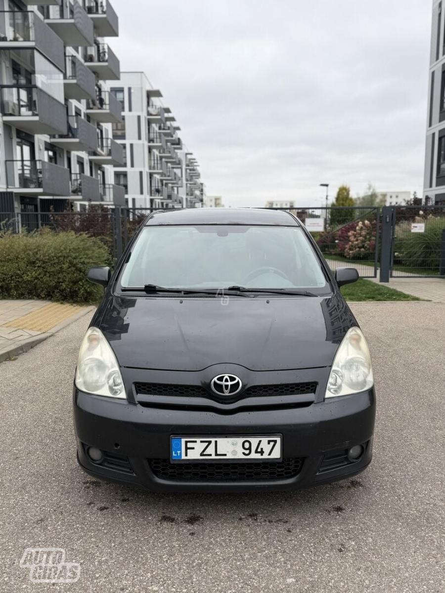 Black Toyota Corolla Verso 2008 in Vilnius, with an engine capacity of 2.20 L and mileage of 383 thousand km for 1900 €, photo 3 on AUTOMOTO.COM.LV