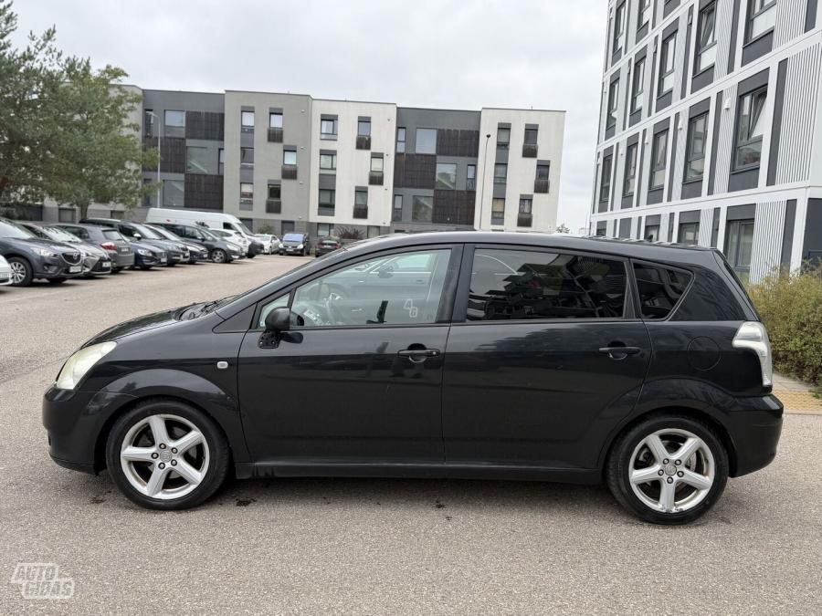 Black Toyota Corolla Verso 2008 in Vilnius, with an engine capacity of 2.20 L and mileage of 383 thousand km for 1900 €, photo 9 on AUTOMOTO.COM.LV