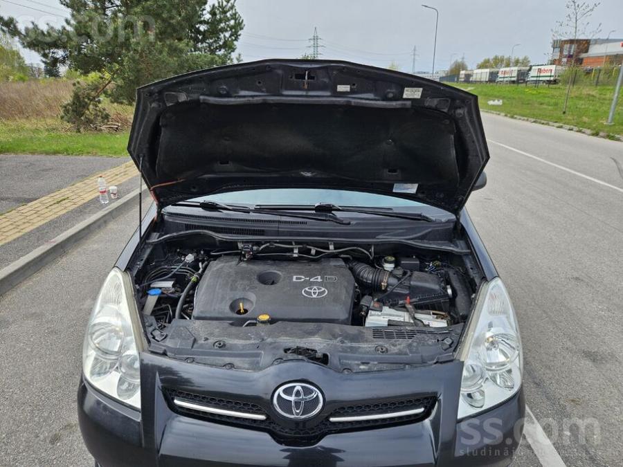 Melns Toyota Corolla Verso 2009 Rīga, ar dzinēja tilpumu 2.20 L un nobraukumu 350 tūkst. km par 2500 €, foto 13 vietnē AUTOMOTO.COM.LV