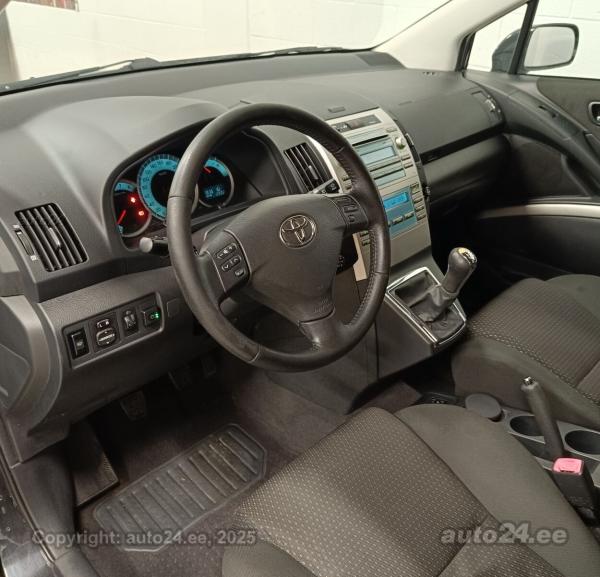 Melns Toyota Corolla Verso 2009 Tallina, ar dzinēja tilpumu 1.80 L un nobraukumu 312 tūkst. km par 2495 €, foto 11 vietnē AUTOMOTO.COM.LV