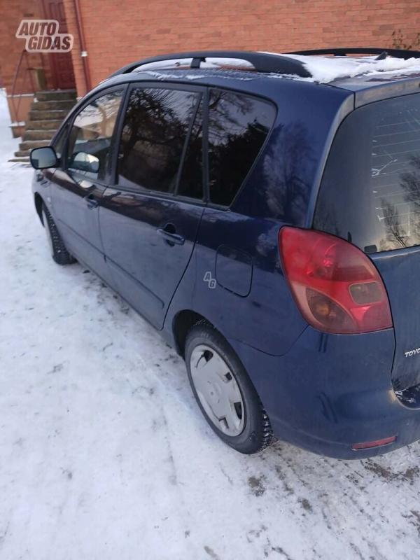 Blue Toyota Corolla Verso 2002 in Vilkaviskis, with an engine capacity of 2.00 L and mileage of 280 thousand km for 850 €, photo 3 on AUTOMOTO.COM.LV