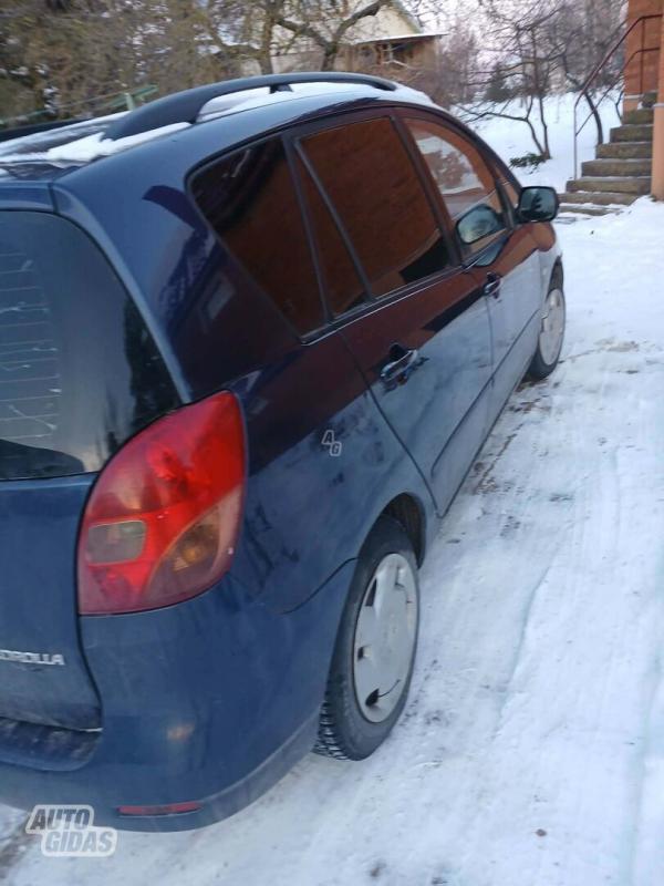 Blue Toyota Corolla Verso 2002 in Vilkaviskis, with an engine capacity of 2.00 L and mileage of 280 thousand km for 850 €, photo 4 on AUTOMOTO.COM.LV