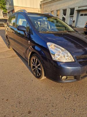 Zils Toyota Corolla Verso 2005 Viļņa, ar dzinēja tilpumu 1.80 L un nobraukumu 365 tūkst. km par 2950 €, foto 3 vietnē AUTOMOTO.COM.LV