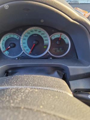 Zils Toyota Corolla Verso 2005 Viļņa, ar dzinēja tilpumu 1.80 L un nobraukumu 365 tūkst. km par 2950 €, foto 8 vietnē AUTOMOTO.COM.LV
