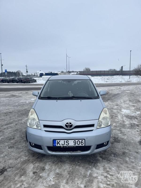 Zils Toyota Corolla Verso 2007 Klaipėda, ar dzinēja tilpumu 2.20 L un nobraukumu 332 tūkst. km par 1500 €, foto 3 vietnē AUTOMOTO.COM.LV