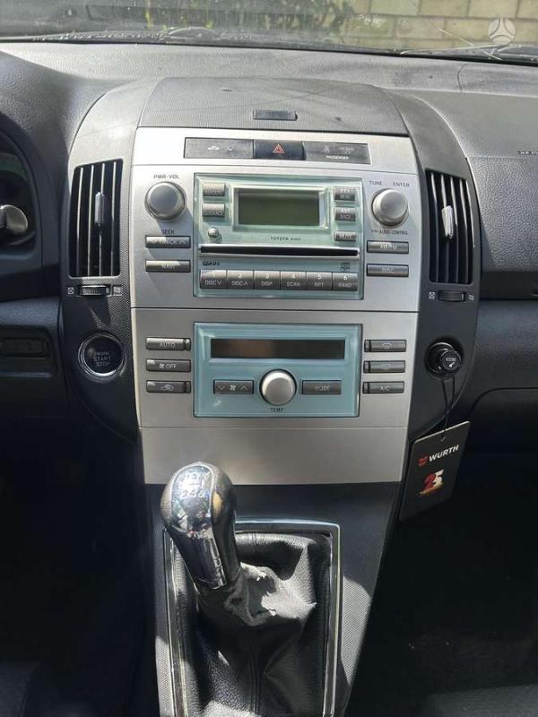 Zils Toyota Corolla Verso 2007 Viļņa, ar dzinēja tilpumu 2.23 L un nobraukumu 290 tūkst. km par 2000 €, foto 7 vietnē AUTOMOTO.COM.LV