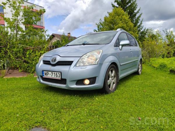 Blue Toyota Corolla Verso 2008 in Riga, with an engine capacity of 2.20 L and mileage of 308 thousand km for 2200 €, photo 1 on AUTOMOTO.COM.LV