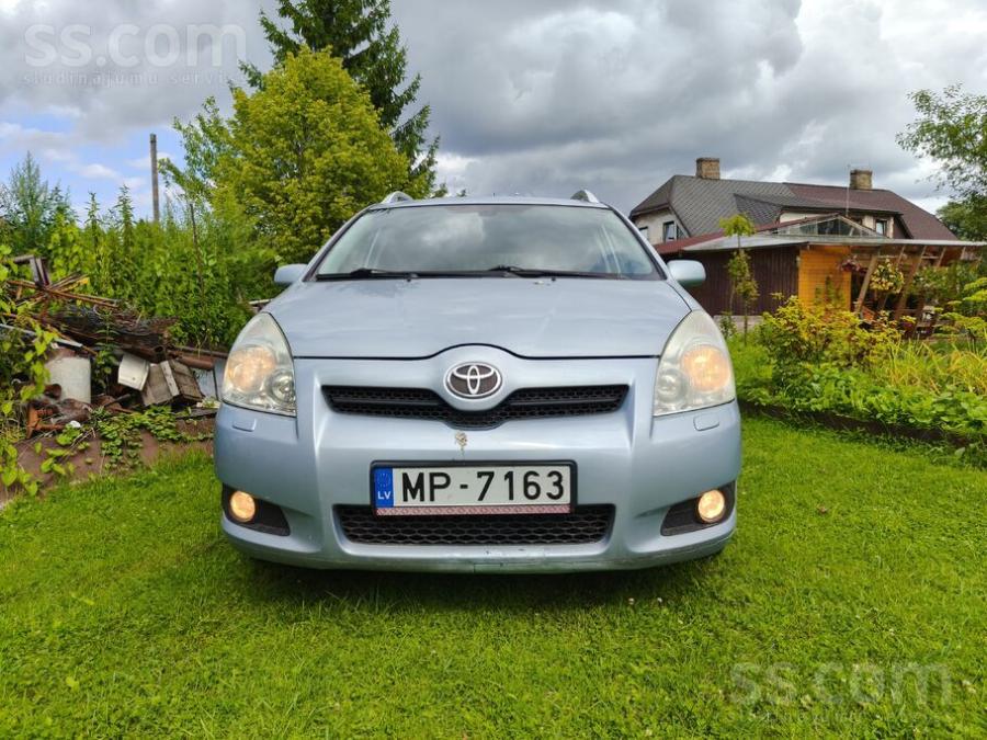 Blue Toyota Corolla Verso 2008 in Riga, with an engine capacity of 2.20 L and mileage of 308 thousand km for 2200 €, photo 3 on AUTOMOTO.COM.LV