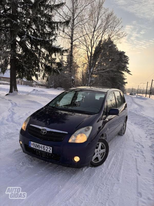 Zils Toyota Corolla Verso 2002 Viļņa, ar dzinēja tilpumu 2.00 L un nobraukumu 330 tūkst. km par 1250 €, foto 1 vietnē AUTOMOTO.COM.LV