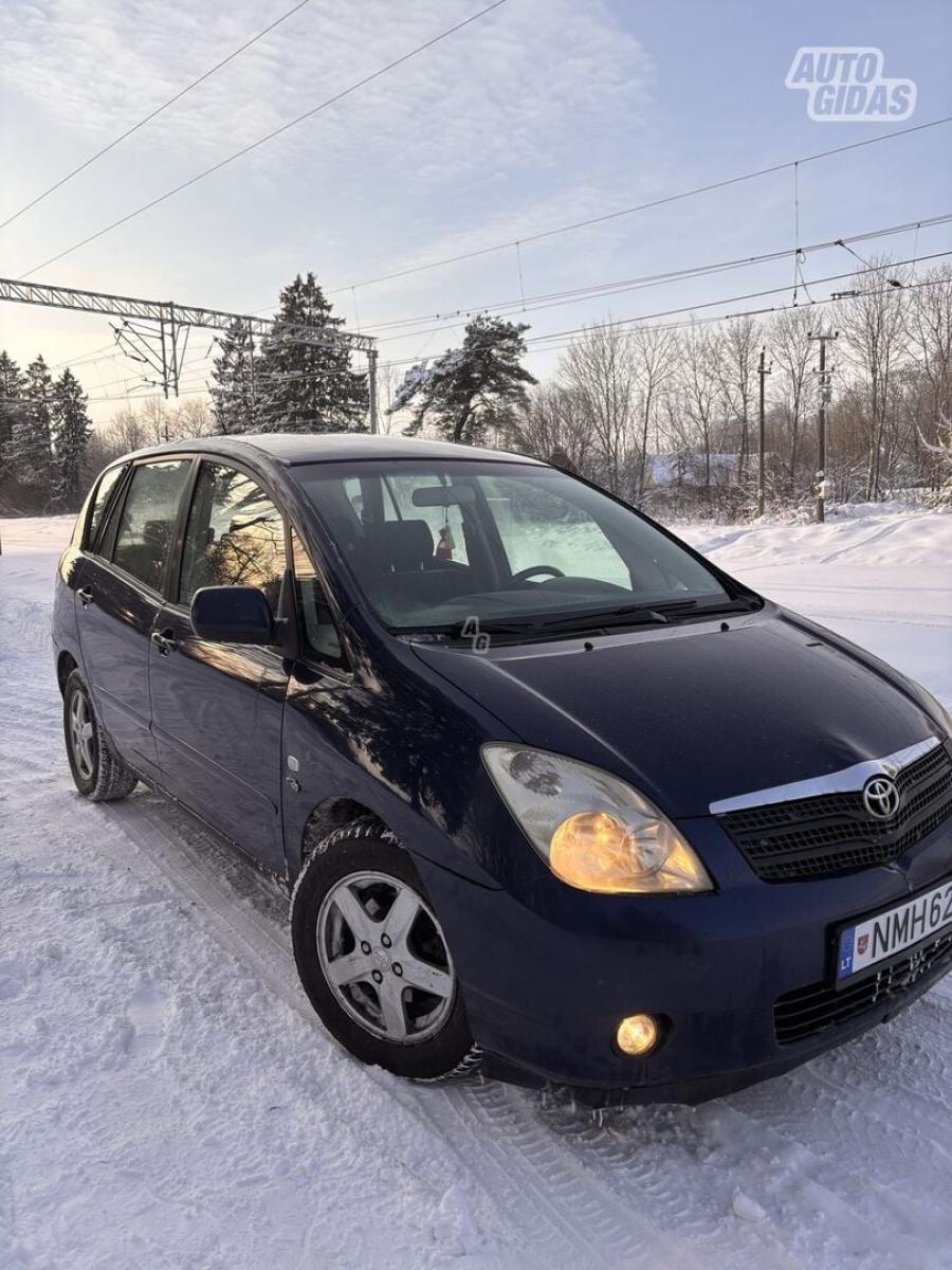 Zils Toyota Corolla Verso 2002 Viļņa, ar dzinēja tilpumu 2.00 L un nobraukumu 330 tūkst. km par 1250 €, foto 3 vietnē AUTOMOTO.COM.LV