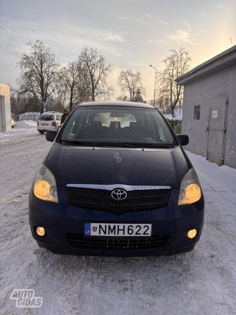 Zils Toyota Corolla Verso 2002 Viļņa, ar dzinēja tilpumu 2.00 L un nobraukumu 330 tūkst. km par 1250 €, foto 5 vietnē AUTOMOTO.COM.LV