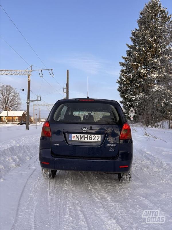 Zils Toyota Corolla Verso 2002 Viļņa, ar dzinēja tilpumu 2.00 L un nobraukumu 330 tūkst. km par 1250 €, foto 7 vietnē AUTOMOTO.COM.LV