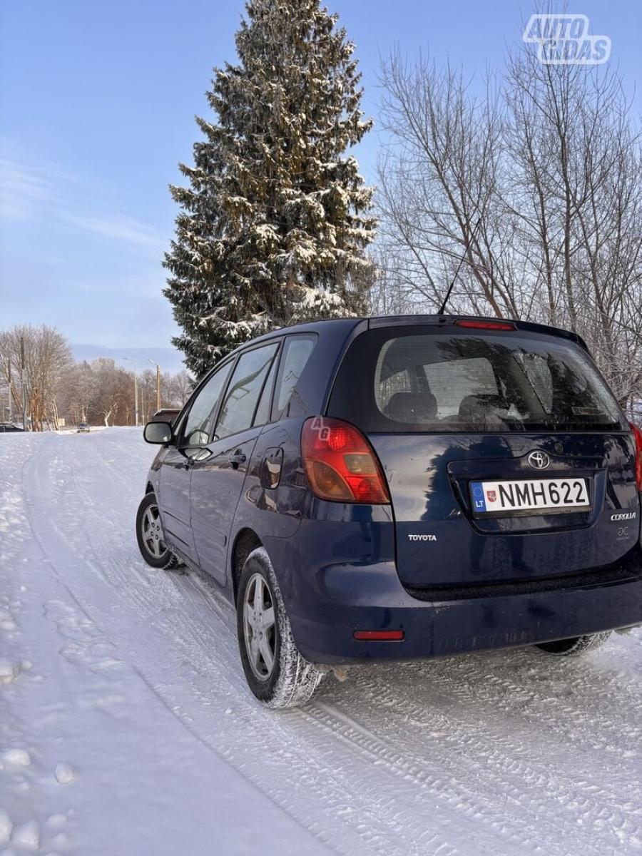 Zils Toyota Corolla Verso 2002 Viļņa, ar dzinēja tilpumu 2.00 L un nobraukumu 330 tūkst. km par 1250 €, foto 9 vietnē AUTOMOTO.COM.LV