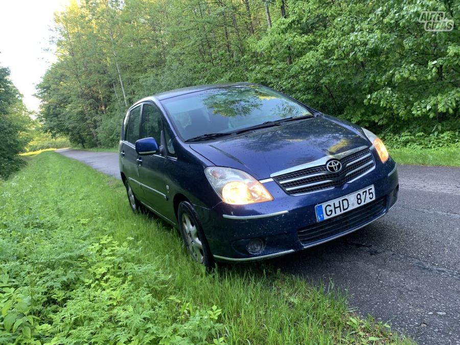 Zils Toyota Corolla Verso 2002 Kaišiadorys, ar dzinēja tilpumu 2.00 L un nobraukumu 257 tūkst. km par 899 €, foto 1 vietnē AUTOMOTO.COM.LV