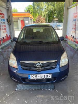 Zils Toyota Corolla Verso 2002 Rīga, ar dzinēja tilpumu 2.00 L un nobraukumu 320 tūkst. km par 1200 €, foto 5 vietnē AUTOMOTO.COM.LV