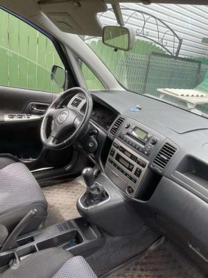 Zils Toyota Corolla Verso 2002 Viļņa, ar dzinēja tilpumu 2.00 L un nobraukumu 187 tūkst. km par 950 €, foto 5 vietnē AUTOMOTO.COM.LV
