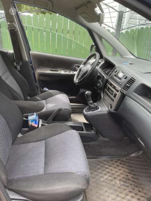 Zils Toyota Corolla Verso 2002 Viļņa, ar dzinēja tilpumu 2.00 L un nobraukumu 187 tūkst. km par 950 €, foto 6 vietnē AUTOMOTO.COM.LV