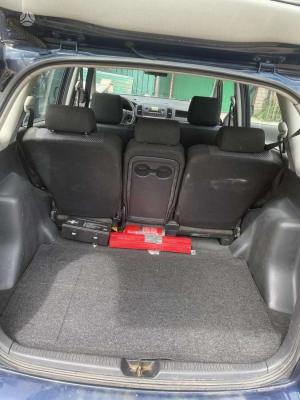 Zils Toyota Corolla Verso 2002 Viļņa, ar dzinēja tilpumu 2.00 L un nobraukumu 187 tūkst. km par 950 €, foto 12 vietnē AUTOMOTO.COM.LV