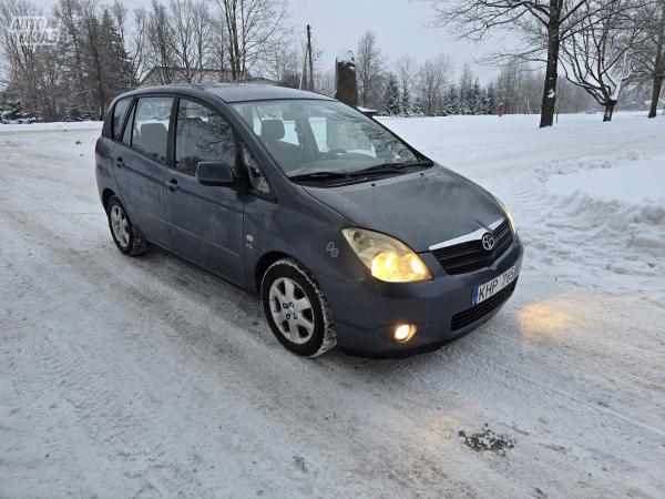 Blue Toyota Corolla Verso 2003 in Radviliskis, with an engine capacity of 2.00 L and mileage of 398 thousand km for 1290 €, photo 2 on AUTOMOTO.COM.LV