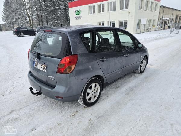 Blue Toyota Corolla Verso 2003 in Radviliskis, with an engine capacity of 2.00 L and mileage of 398 thousand km for 1290 €, photo 3 on AUTOMOTO.COM.LV