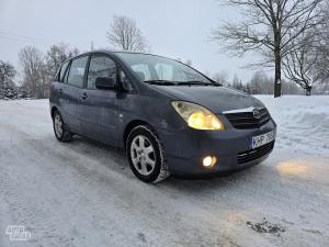 Blue Toyota Corolla Verso 2003 in Radviliskis, with an engine capacity of 2.00 L and mileage of 398 thousand km for 1290 €, photo 6 on AUTOMOTO.COM.LV