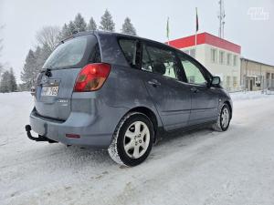 Blue Toyota Corolla Verso 2003 in Radviliskis, with an engine capacity of 2.00 L and mileage of 398 thousand km for 1290 €, photo 7 on AUTOMOTO.COM.LV