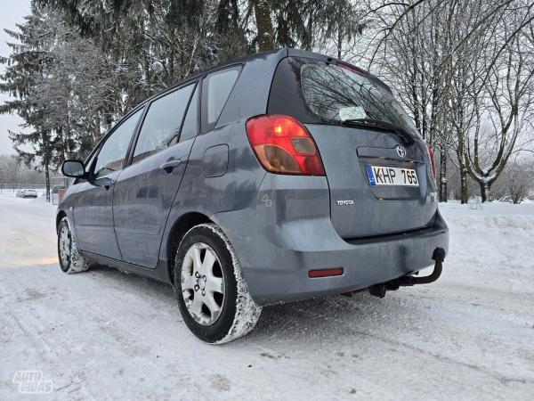 Blue Toyota Corolla Verso 2003 in Radviliskis, with an engine capacity of 2.00 L and mileage of 398 thousand km for 1290 €, photo 8 on AUTOMOTO.COM.LV