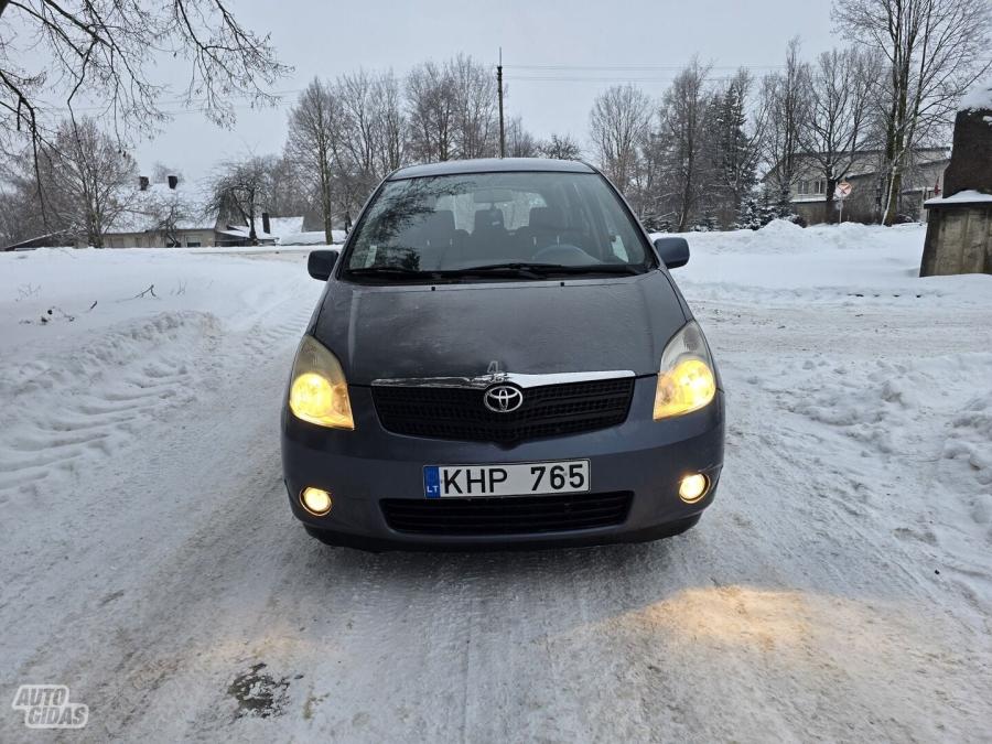 Blue Toyota Corolla Verso 2003 in Radviliskis, with an engine capacity of 2.00 L and mileage of 398 thousand km for 1290 €, photo 9 on AUTOMOTO.COM.LV