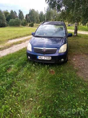 Zils Toyota Corolla Verso 2003 Krāslava, ar dzinēja tilpumu 2.00 L un nobraukumu 416 tūkst. km par 350 €, foto  vietnē AUTOMOTO.COM.LV