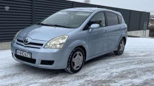 Blue Toyota Corolla Verso 2004 in Vilnius, with an engine capacity of 1.79 L and mileage of 334 thousand km for 1550 €, photo  on AUTOMOTO.COM.LV