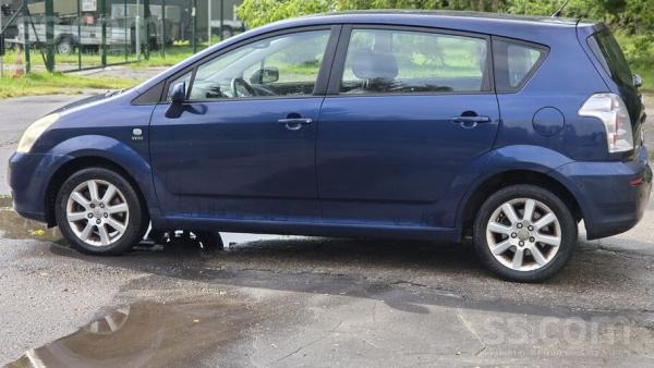 Blue Toyota Corolla Verso 2004 in Jelgava, with an engine capacity of 1.80 L and mileage of 202 thousand km for 2100 €, photo 8 on AUTOMOTO.COM.LV